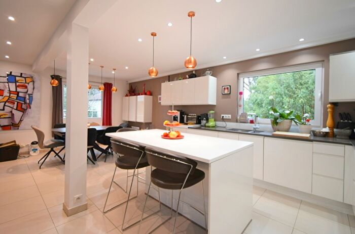 Maison à vendre - Villette-dAnthon - 8 pièces - 4 chambres