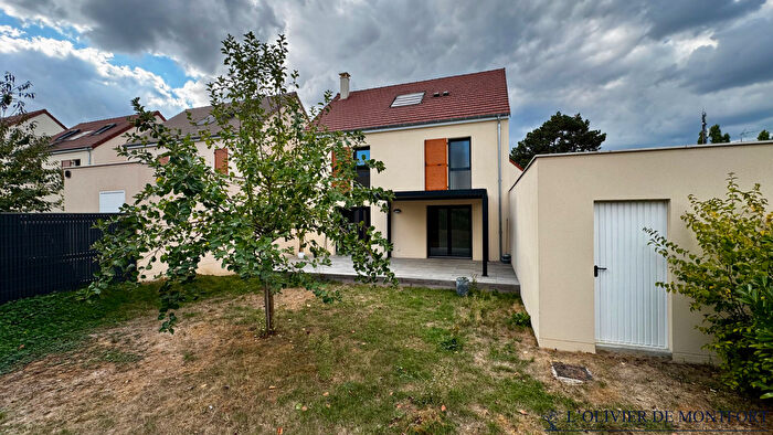 Guyancourt, Zones d'activités, Hameau de Bouviers, Hameau de la Minière : Maison 4 pièces à louer
