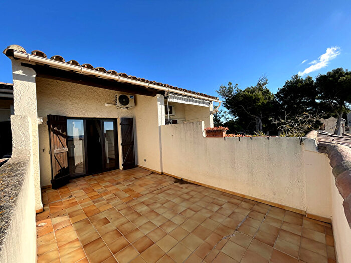 Appartement à louer - Martigues, Laurons, Carro, La Couronne, Croix-Sainte - 1 pièce