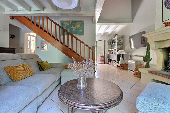 Carignan-de-Bordeaux : Maison 5 pièces à vendre