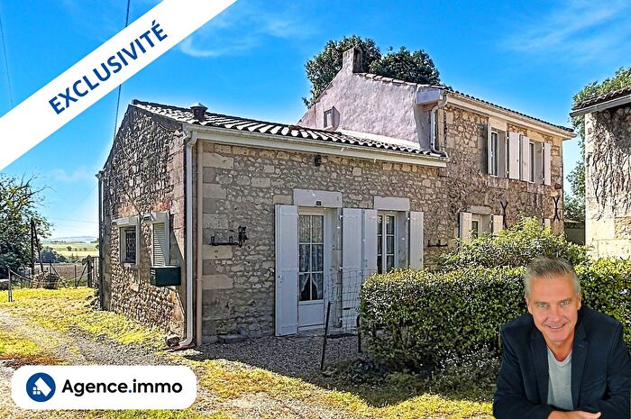 Maison 4 pièces à Saint-Ciers-du-Taillon, à vendre