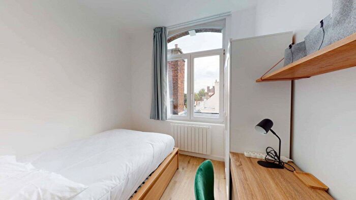 Saint Maurice-Pellevoisin, Lille - Appartement 1 pièce à louer