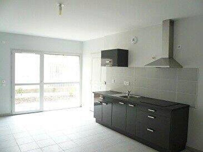 Appartement à louer - Claveliere-Malletiere, Oullins - 1 pièce