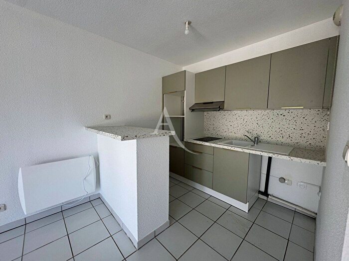 Hesteil, L'Isle-Jourdain - Appartement 2 pièces à louer
