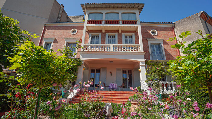 Maison à vendre - Moissac, Centre-ville - 9 pièces - 5 chambres