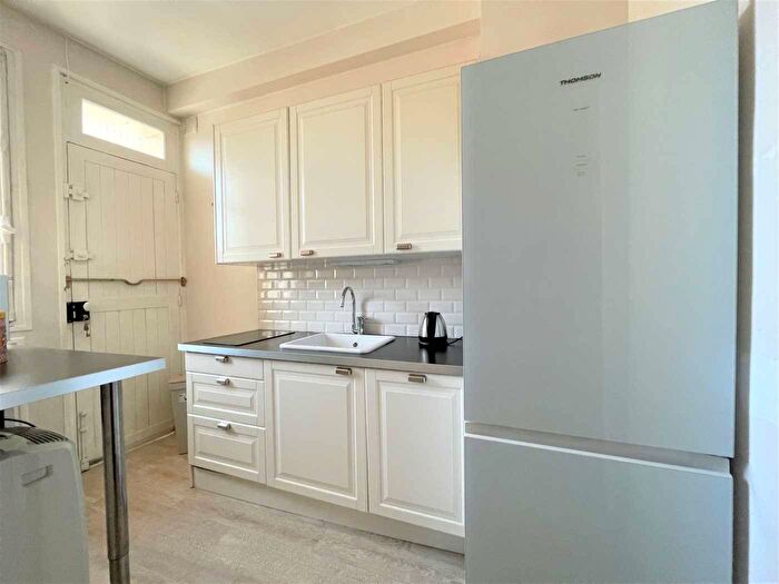 Appartement à louer - Neuilly-sur-Seine - 2 pièces - 1 chambre