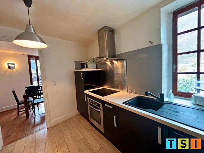 Appartement à vendre - Bagnères-de-Luchon - 5 pièces - 3 chambres