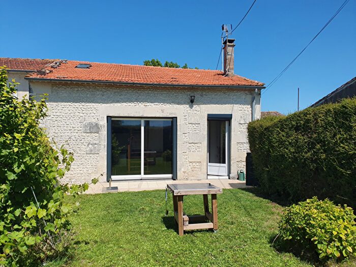 Maison 4 pièces à Chenac-Saint-Seurin-dUzet, à vendre