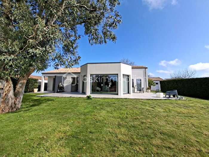 Maison à vendre - Saint-Mathurin - 5 pièces - 4 chambres