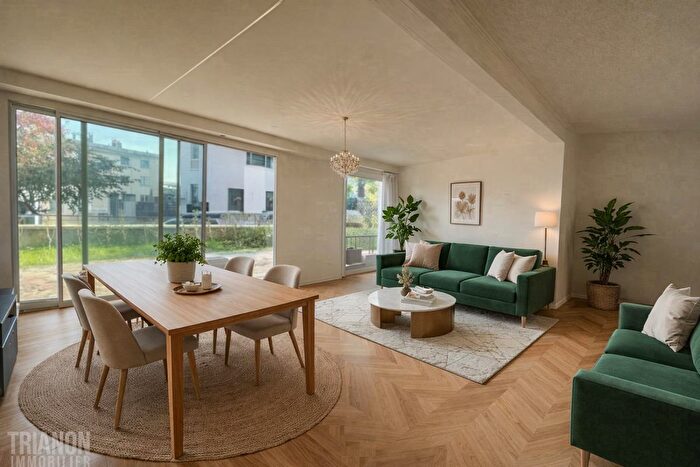 Appartement à vendre - Suresnes, Plateau Ouest - 5 pièces - 3 chambres