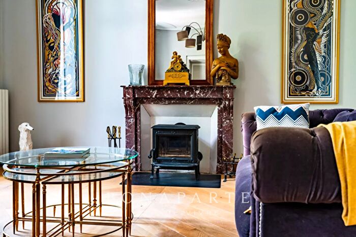 Maison à vendre - Surgères - 9 pièces - 5 chambres