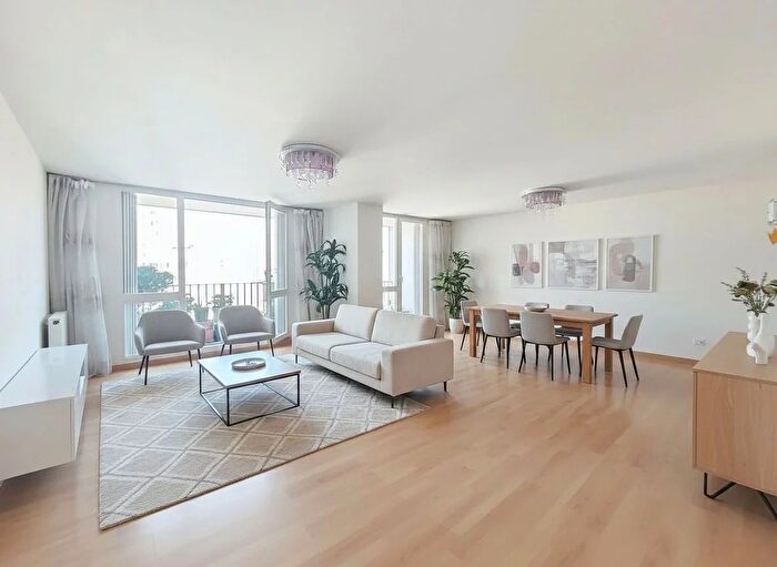 Appartement 4 pièces à vendre à Saint-Denis, Delaunay, Belleville