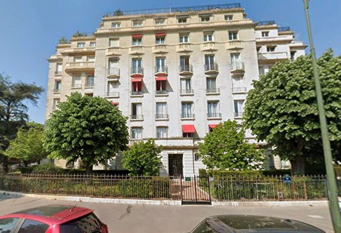 Appartement à louer - Auteuil Nord, Paris ème arrondissement - 5 pièces - 3 chambres