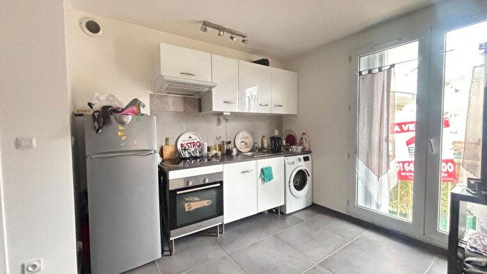 Appartement à louer - Loges, Evry Courcouronnes - 1 pièce