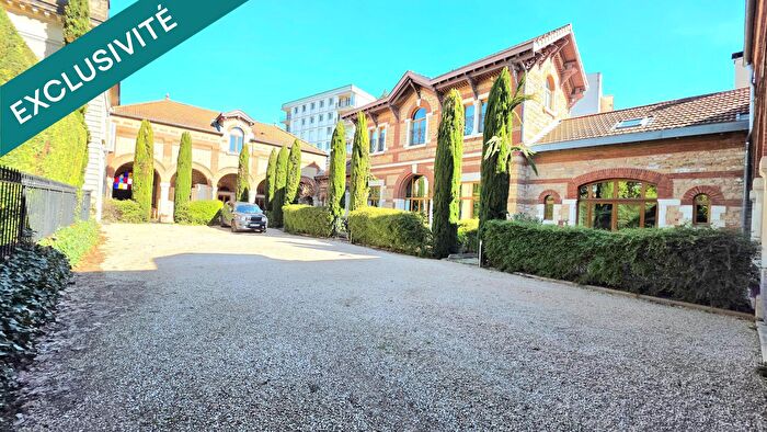 Maison à vendre - Villefranche-sur-Saône, Centre-ville - 5 pièces - 2 chambres