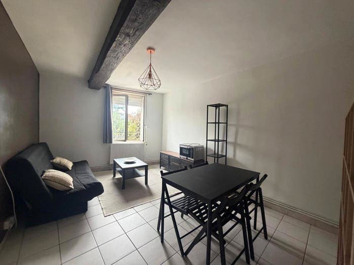 Appartement 2 pièces à Centre-Neuf Bourg-Quesnoy-Delsaux-Musée-Cannoniers-Gare, Valenciennes, à louer