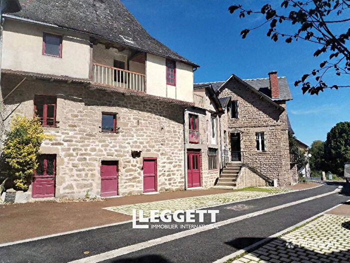 Maison 10 pièces à vendre à Treignac