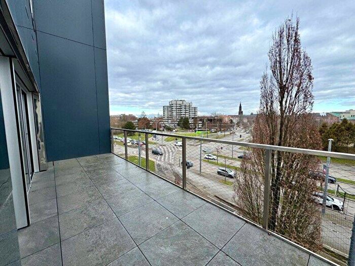 Appartement à louer - Neudorf Ouest Centre, Strasbourg - 4 pièces - 3 chambres