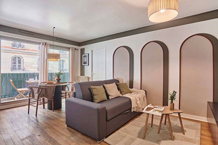 Appartement à louer - La Fourche-Guy Môquet, Paris ème arrondissement - 1 pièce