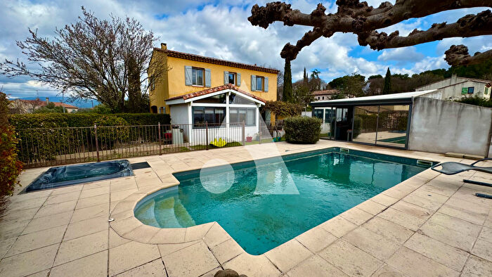 Maison à vendre - Pertuis, Centre-ville, Fours à Chaux, Claret - 6 pièces - 4 chambres