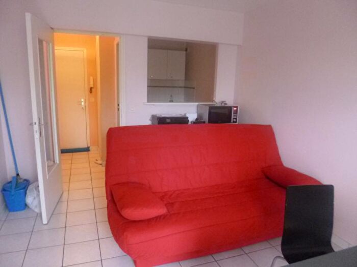 Appartement à louer - Reims, Europe, Chemin Vert - 1 pièce