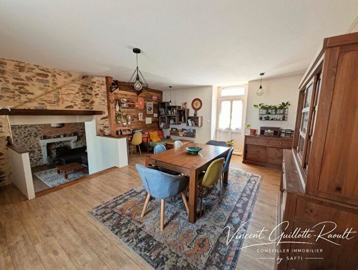 Port-Saint-Père : Maison 11 pièces à vendre