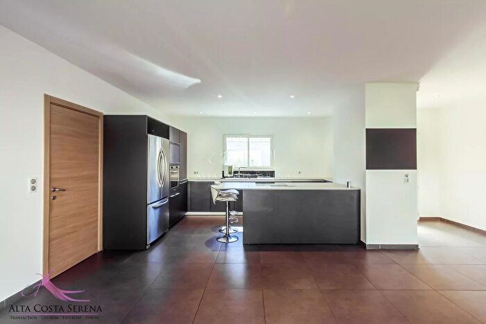 Maison à vendre - Prunelli-di-Fiumorbo - 5 pièces - 3 chambres