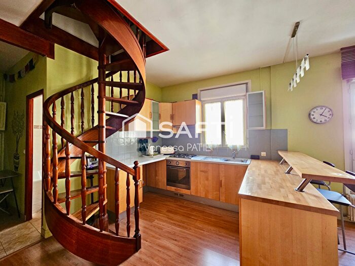 Maisons à vendre et appartements à louer - 3