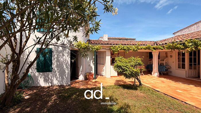 Loix : Maison 8 pièces à vendre