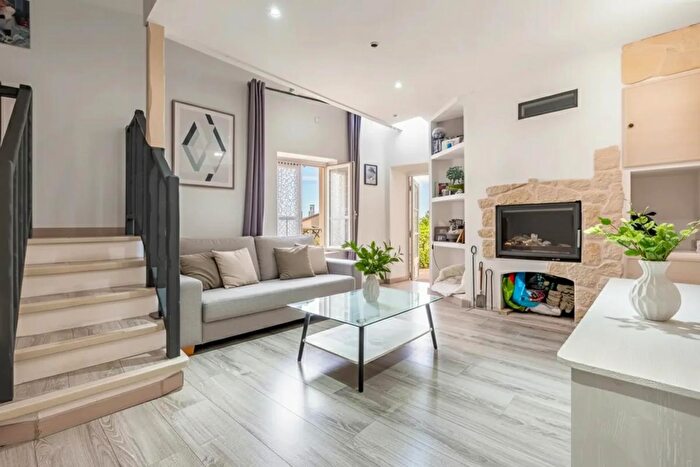 Appartement à vendre - Bouyon - 5 pièces - 3 chambres