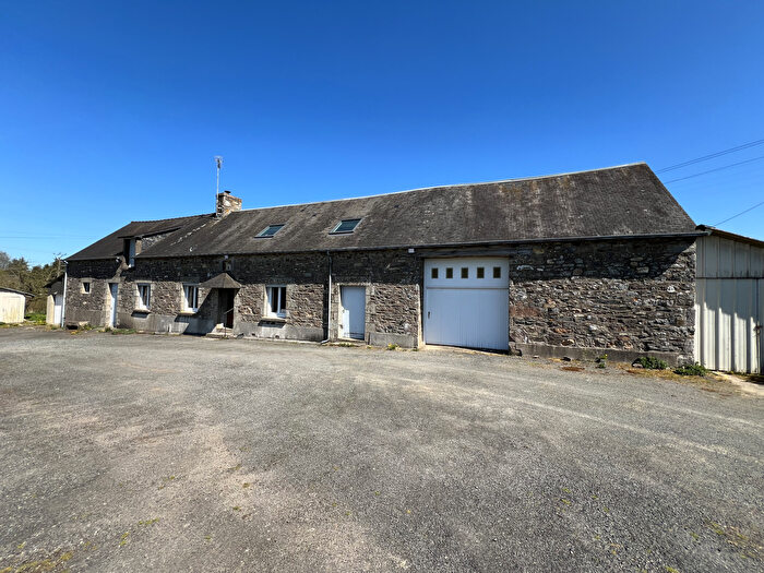 Maison à vendre - Lanfains - 7 pièces - 5 chambres