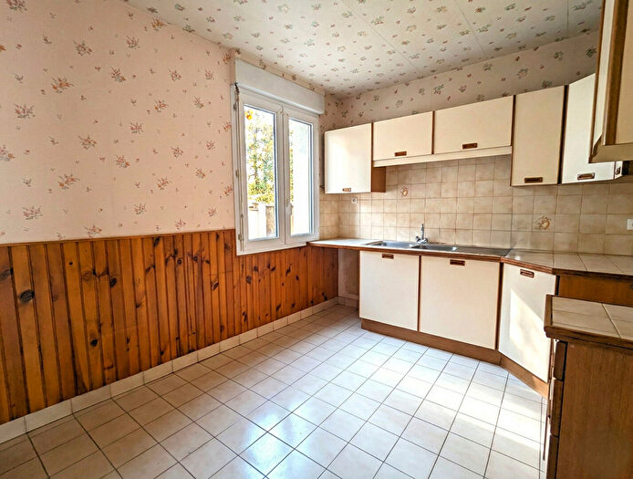 Maison à vendre - Château-Renault - 4 pièces - 3 chambres