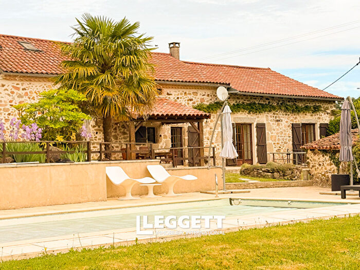 Maison 6 pièces à vendre à Piégut-Pluviers