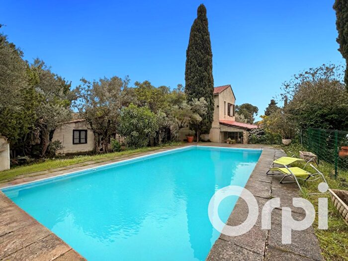 Maison à vendre - Beaucaire, Ugernum - 7 pièces - 6 chambres