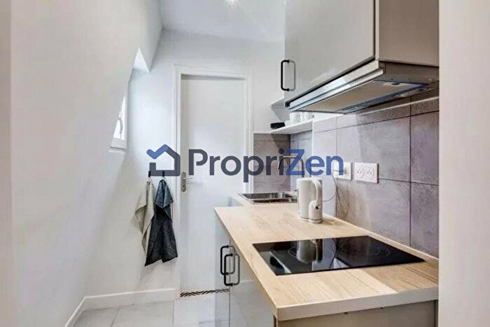 Appartement à louer - Montmartre, Paris ème arrondissement - 2 pièces - 1 chambre