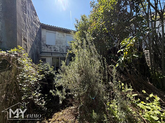 Maison à vendre - Castillon-la-Bataille - 4 pièces - 2 chambres