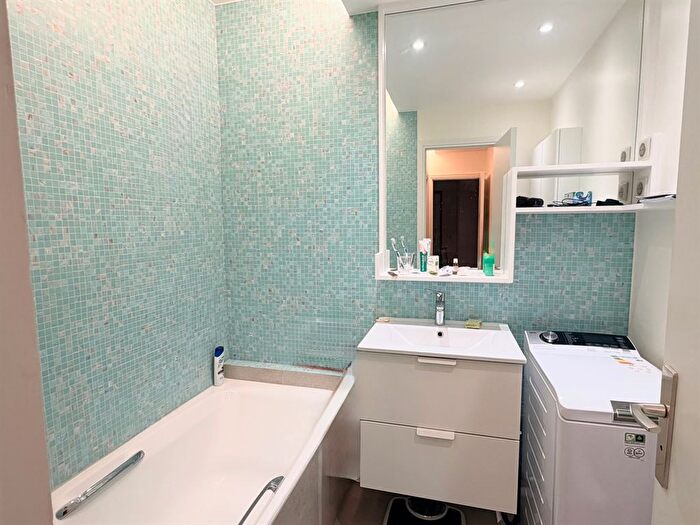 Appartement à vendre - Paris e , Goncourt, Canal Saint-Martin - 2 pièces - 1 chambre