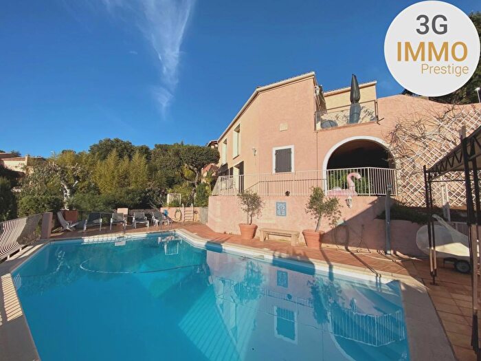 Maison à vendre - La Londe-les-Maures, Valcros, Alicastre, Haut Pansard, Bas Pansard, Le Pin - 7 pièces - 4 chambres