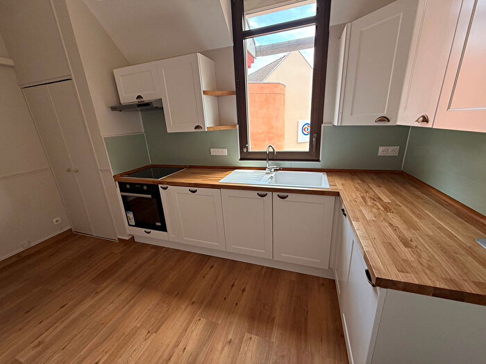 Moulins, Centre-ville : Appartement 5 pièces à louer