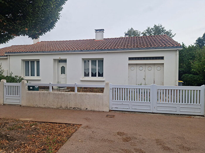Maison 4 pièces à Challans, Saint Dominique, Route des Sables d'Olonne, à vendre