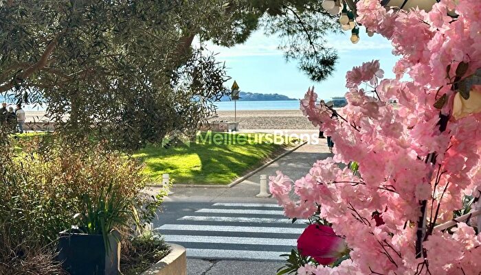 Appartement à vendre - Royan, Centre-ville - 3 pièces - 2 chambres