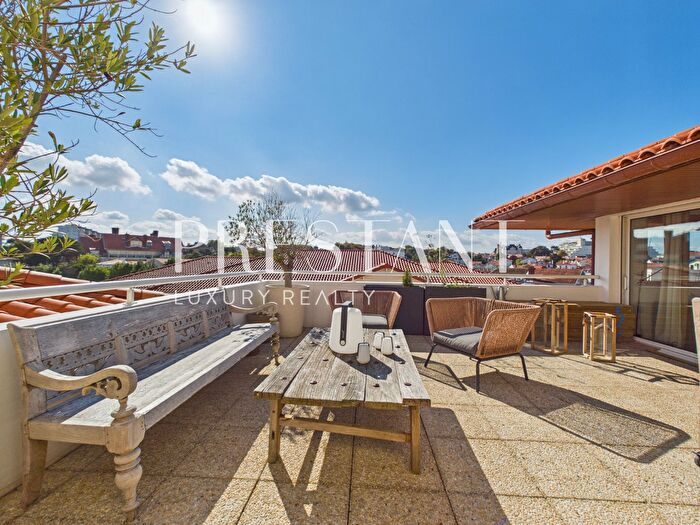 Appartement à vendre - Biarritz, Centre-ville Est - 4 pièces - 3 chambres