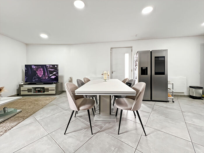 Appartement à vendre - Ambérieu-en-Bugey, Gare - 4 pièces - 3 chambres