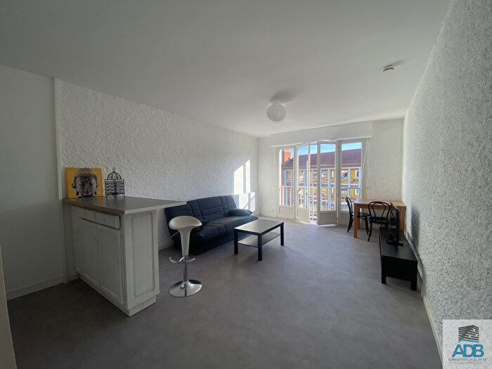 Appartement à louer - Roanne, Gare - 1 pièce