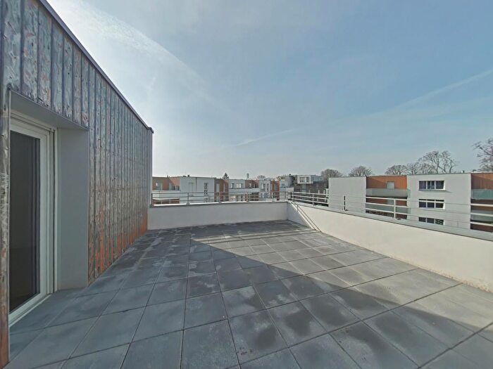 Appartement 4 pièces à Loos, Centre-ville, à louer