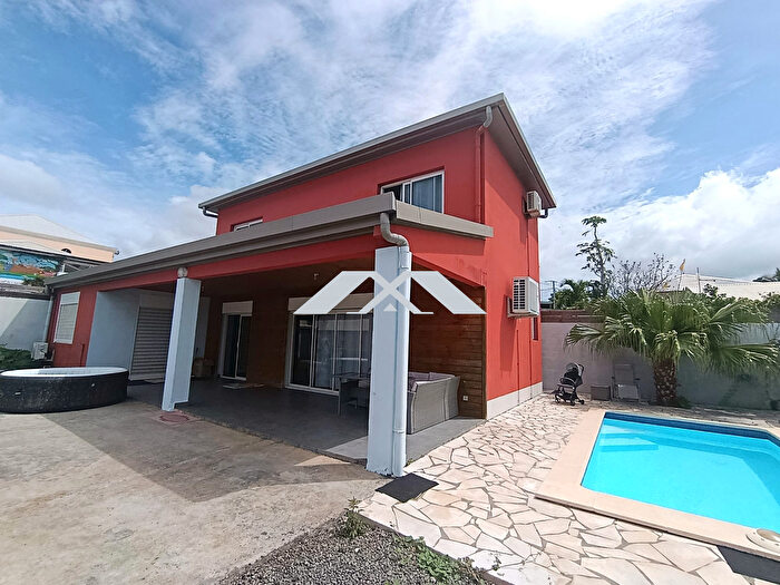 Maison 4 pièces à Saint-Pierre, Les Assises, Bois Noirs, à vendre