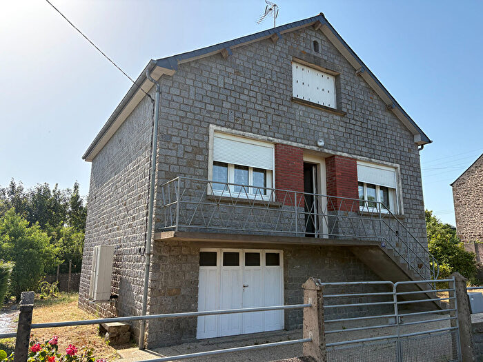 Maison 4 pièces à Saint-Denis-de-Gastines, à vendre