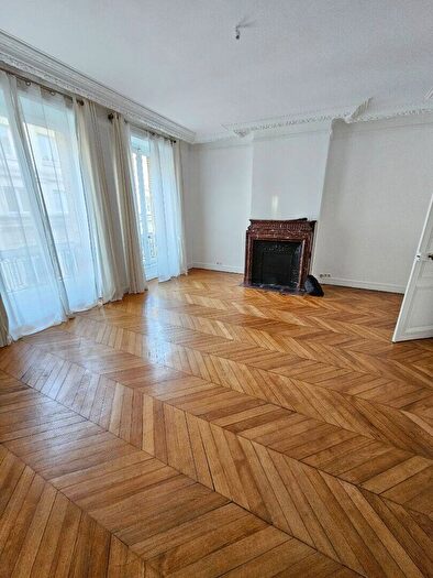 Appartement à louer - Saint Philippe du Roule, Paris ème arrondissement - 2 pièces - 1 chambre