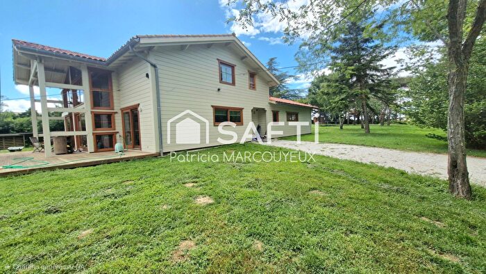 Maison 7 pièces à Montgeard, à vendre