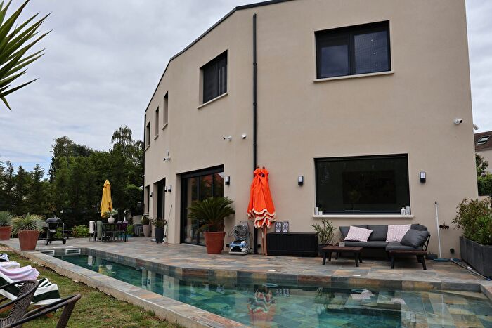 Maison 8 pièces à vendre à Orgeval